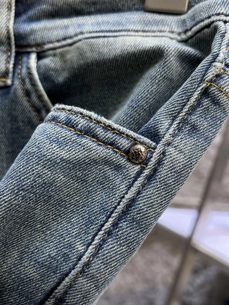 Low-cost Louis Vuitton Jeans