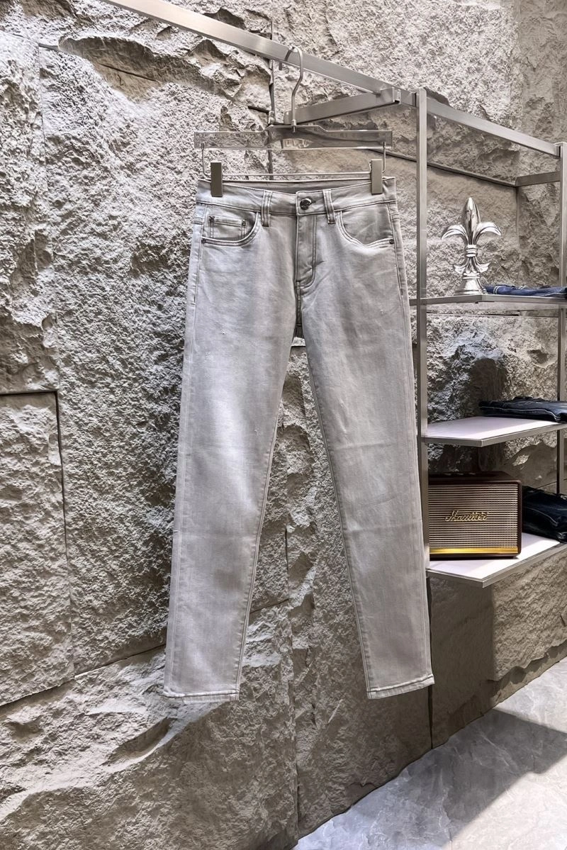 Accurate model Louis Vuitton Jeans