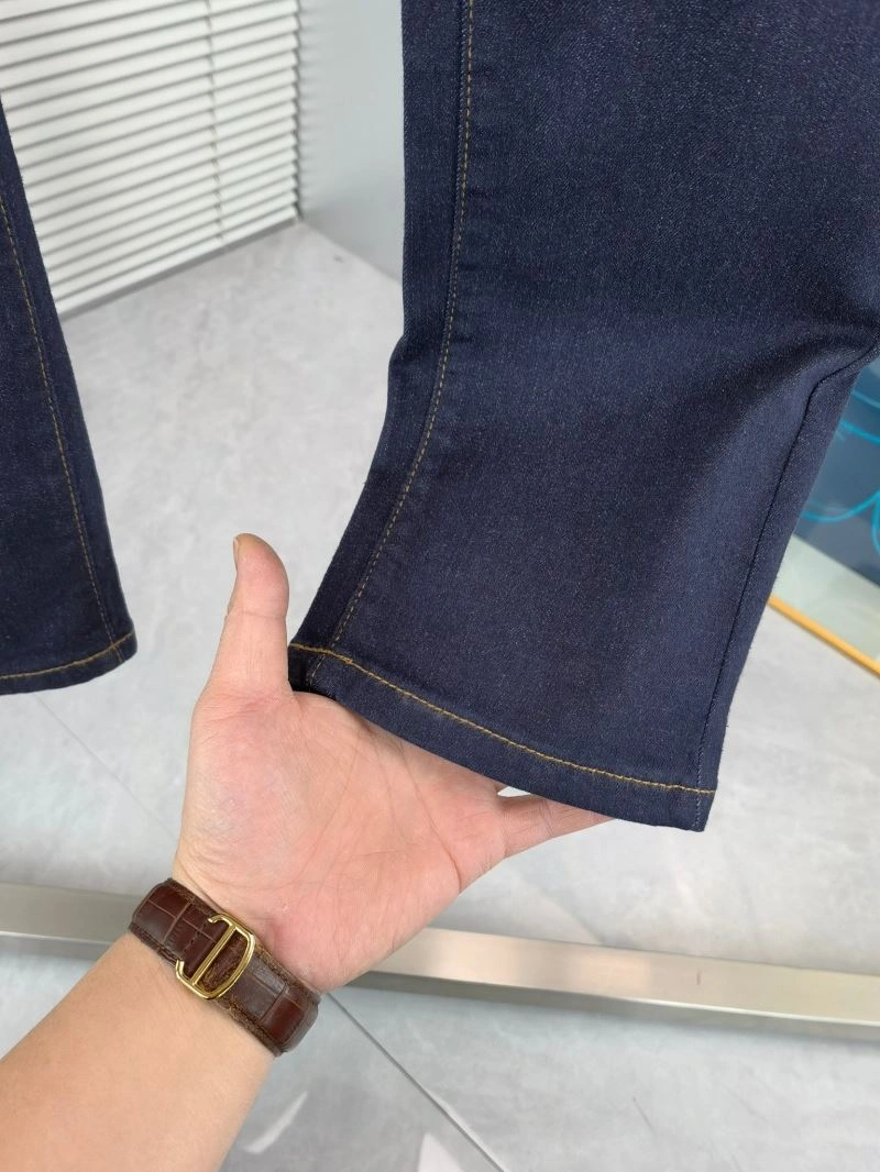 Accurate model Louis Vuitton Jeans