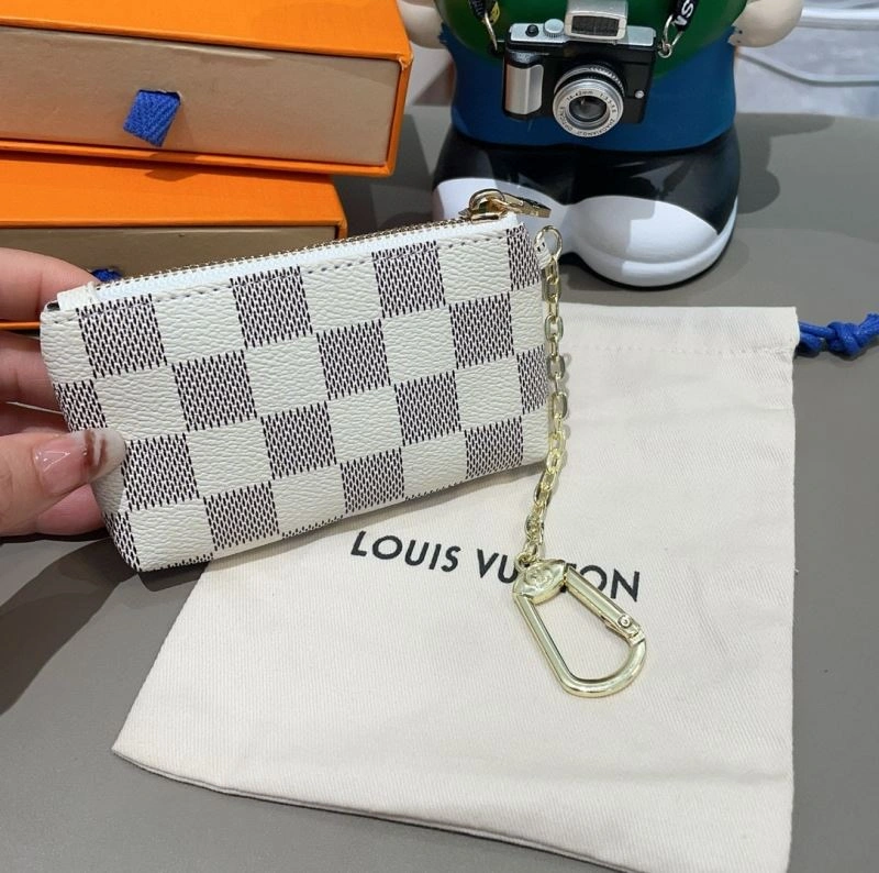 Top match Louis Vuitton Keychains