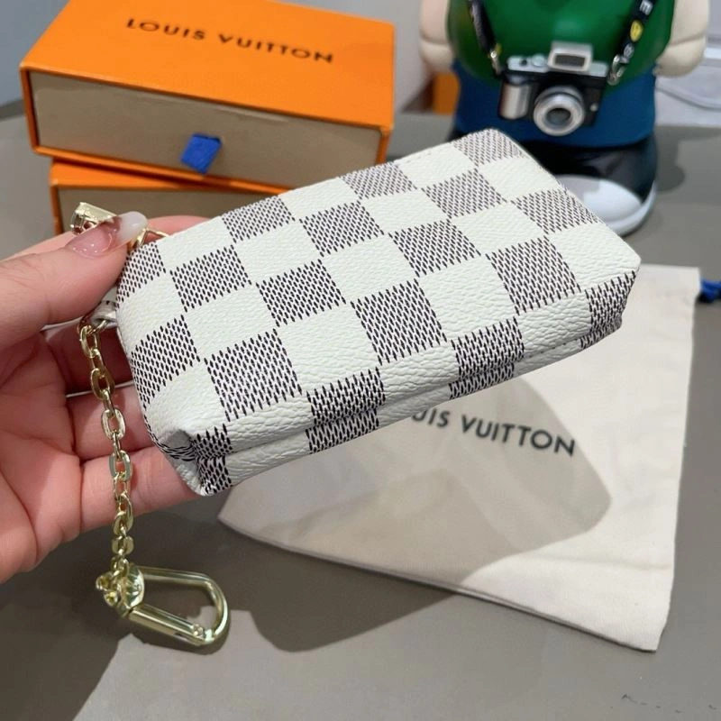 Top match Louis Vuitton Keychains