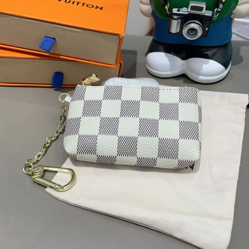 Top match Louis Vuitton Keychains