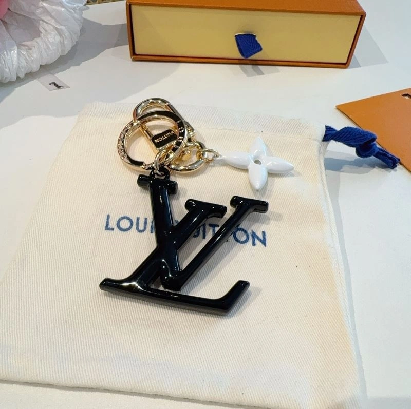 Top match Louis Vuitton Keychains