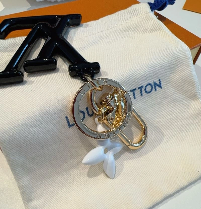 Top match Louis Vuitton Keychains