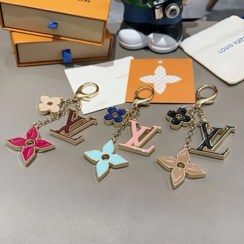 Top match Louis Vuitton Keychains