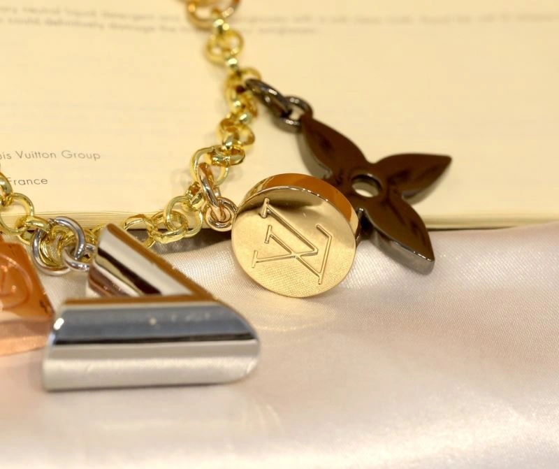 Bargain Louis Vuitton Keychains