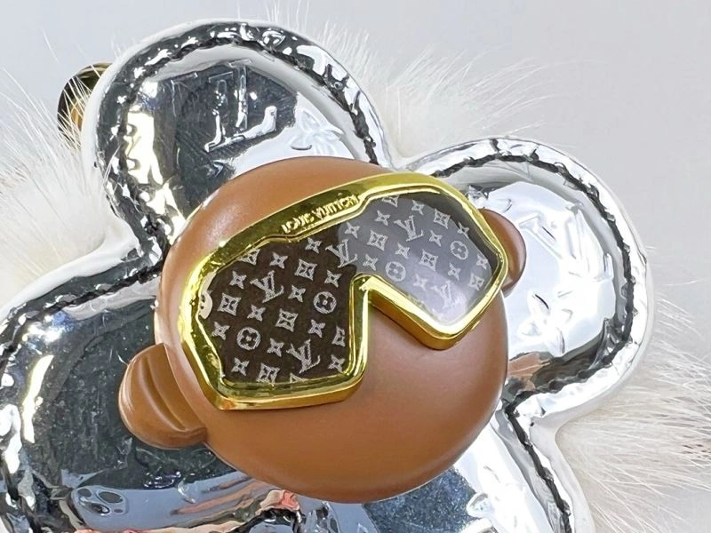 Accurate model Louis Vuitton Keychains