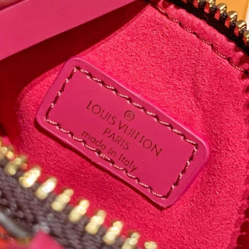 Accurate model Louis Vuitton Keychains