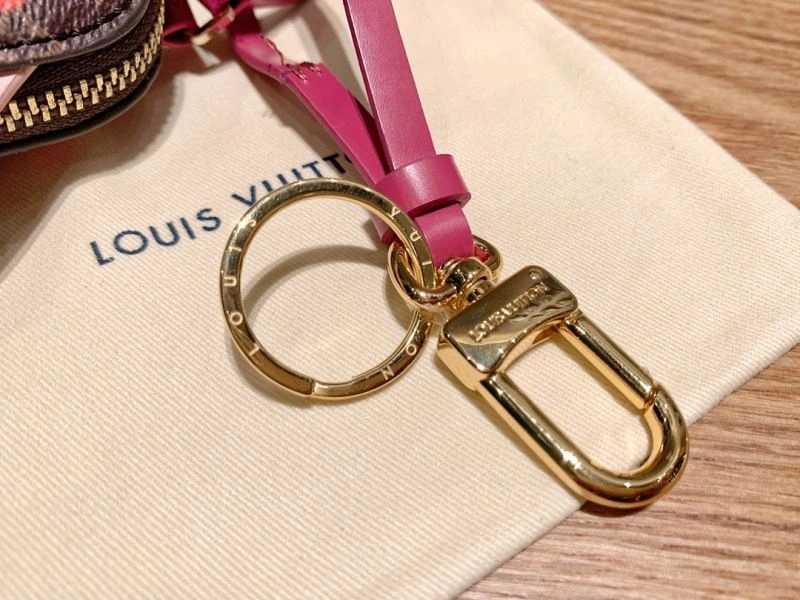 Accurate model Louis Vuitton Keychains