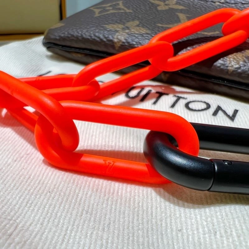 Top match Louis Vuitton Keychains