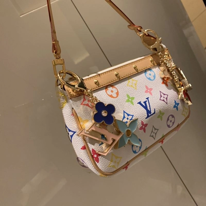 Top mirror Louis Vuitton Keychains