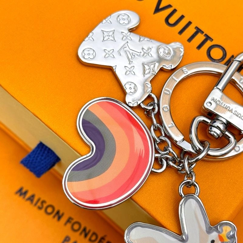 Top match Louis Vuitton Keychains