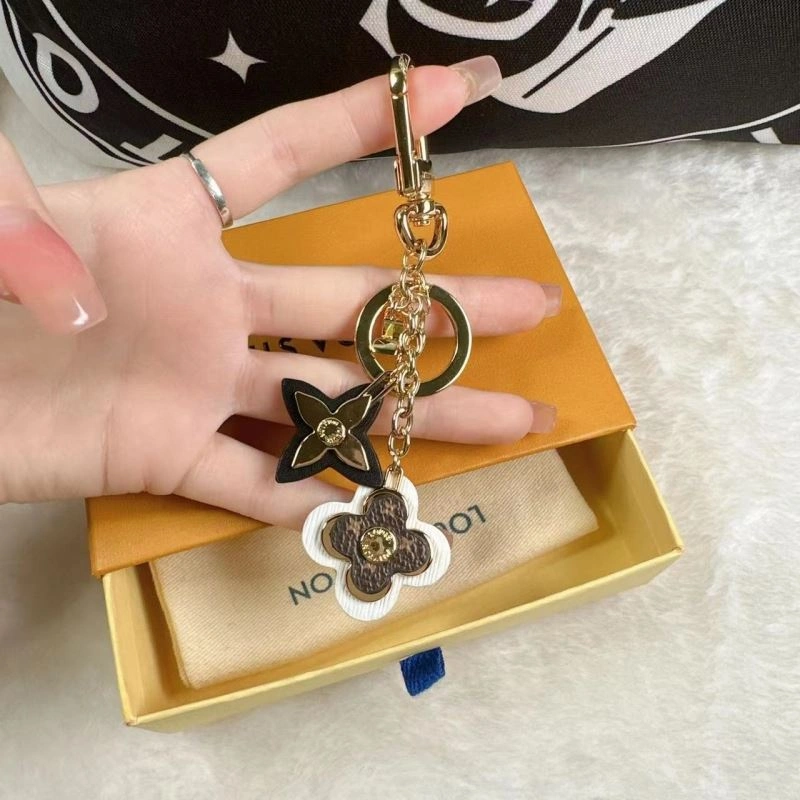 Top match Louis Vuitton Keychains