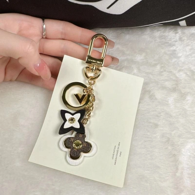 Top match Louis Vuitton Keychains