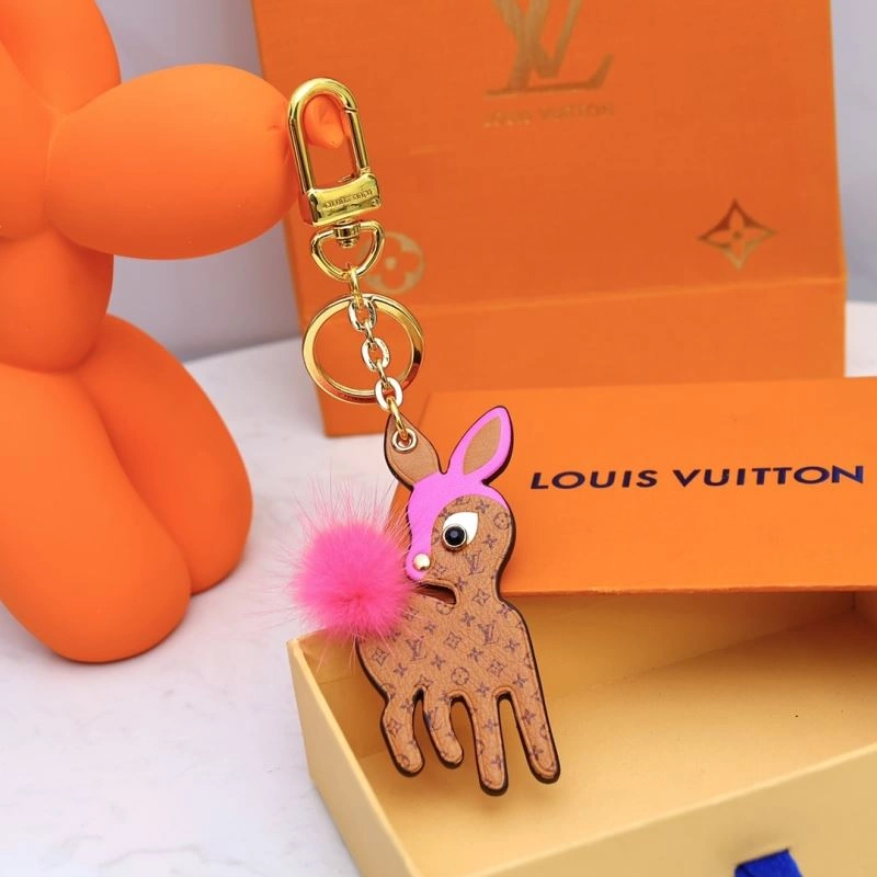 Top match Louis Vuitton Keychains