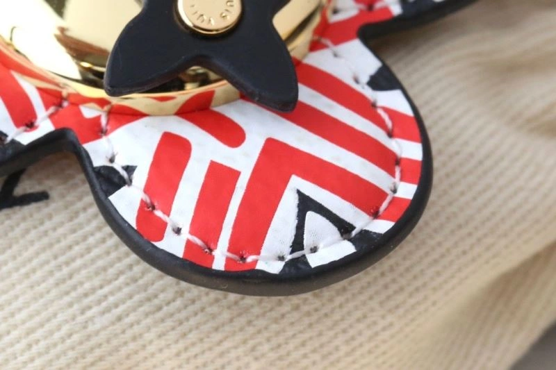 Top match Louis Vuitton Keychains