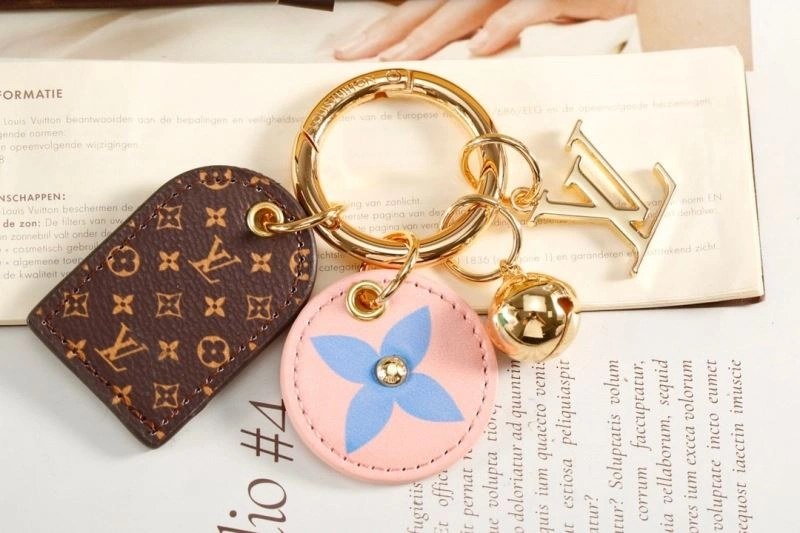Top match Louis Vuitton Keychains