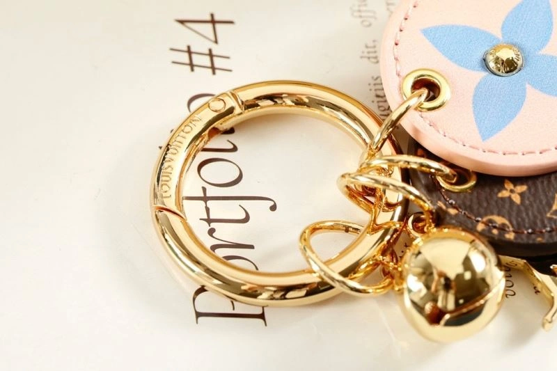 Top match Louis Vuitton Keychains