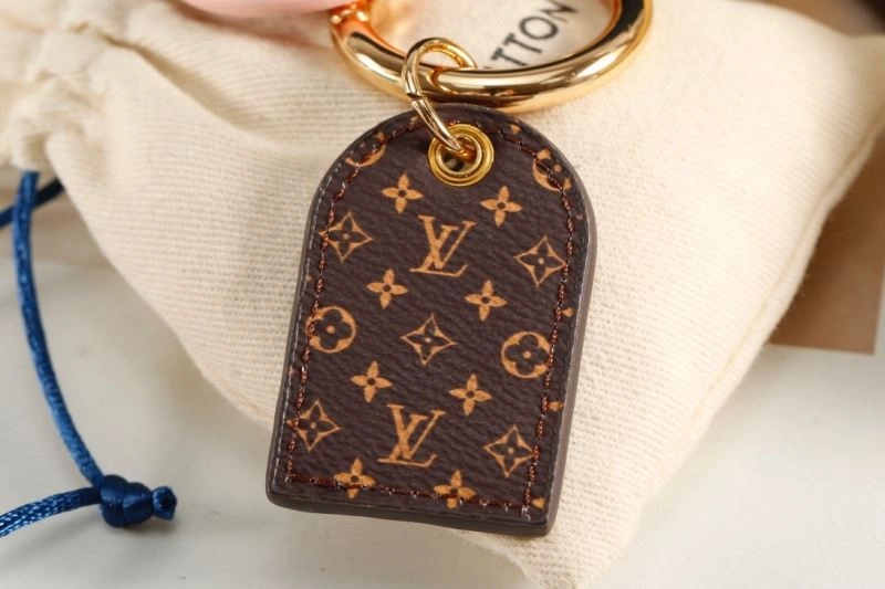 Top match Louis Vuitton Keychains