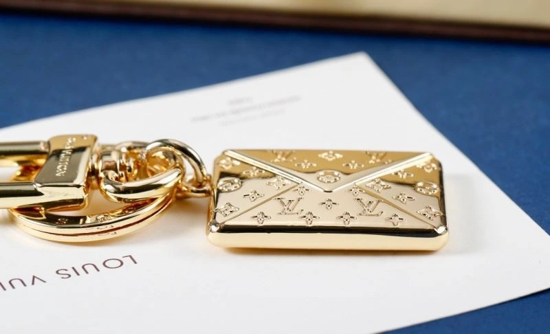 Top match Louis Vuitton Keychains