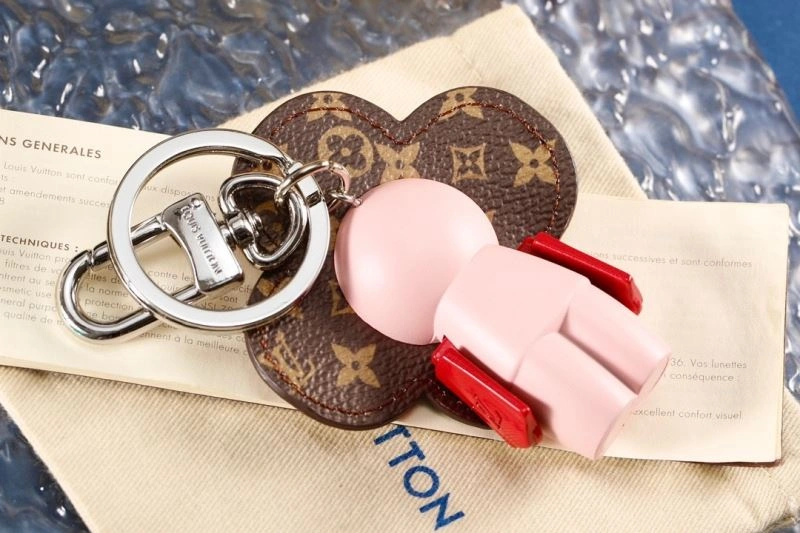 Top match Louis Vuitton Keychains