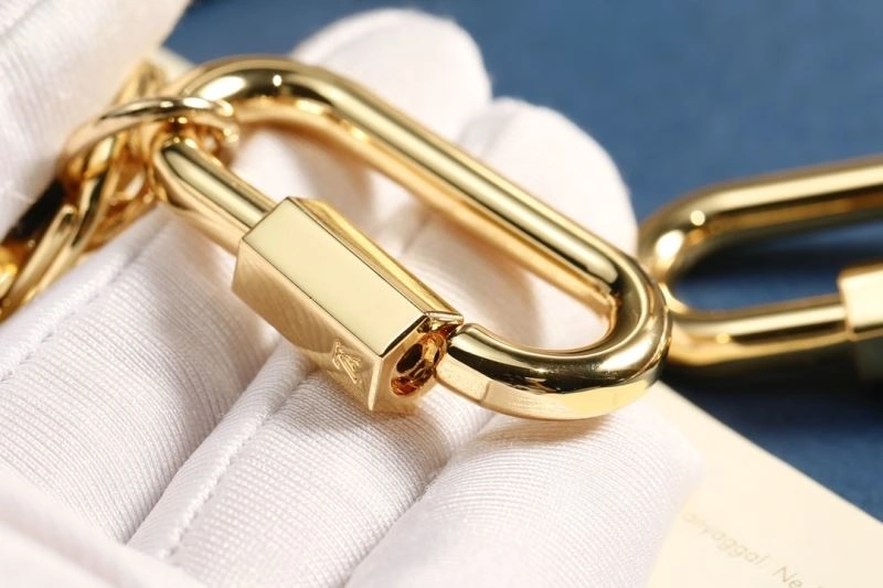 Top match Louis Vuitton Keychains