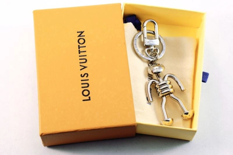 Top match Louis Vuitton Keychains