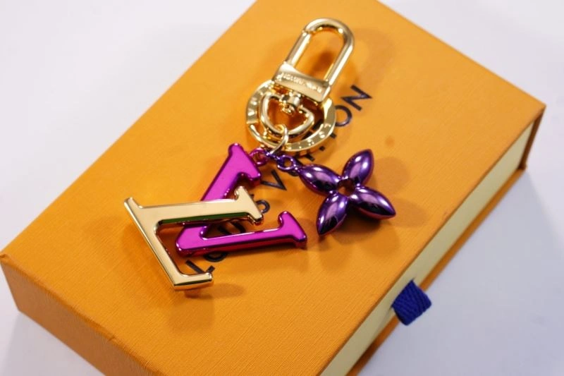 Top match Louis Vuitton Keychains