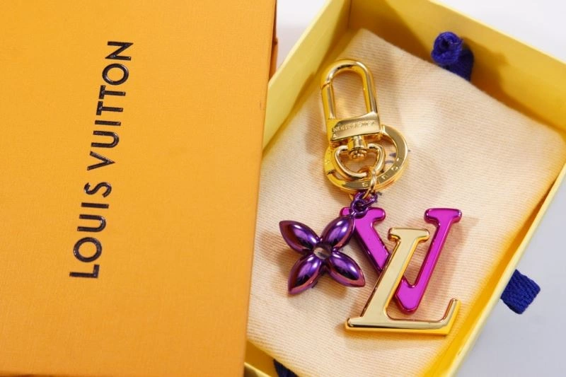 Top match Louis Vuitton Keychains