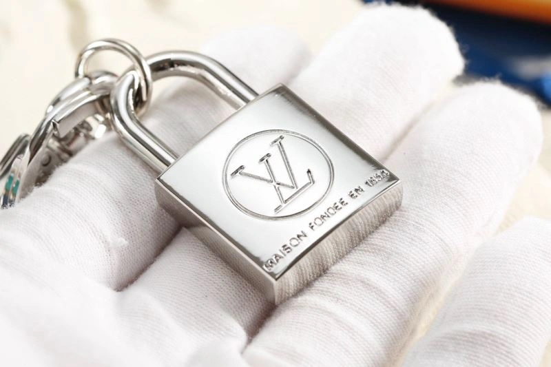 High accuracy Louis Vuitton Keychains