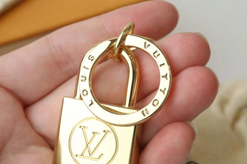 High accuracy Louis Vuitton Keychains