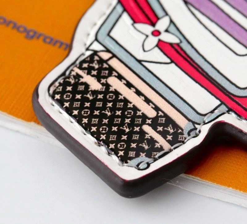Top match Louis Vuitton Keychains