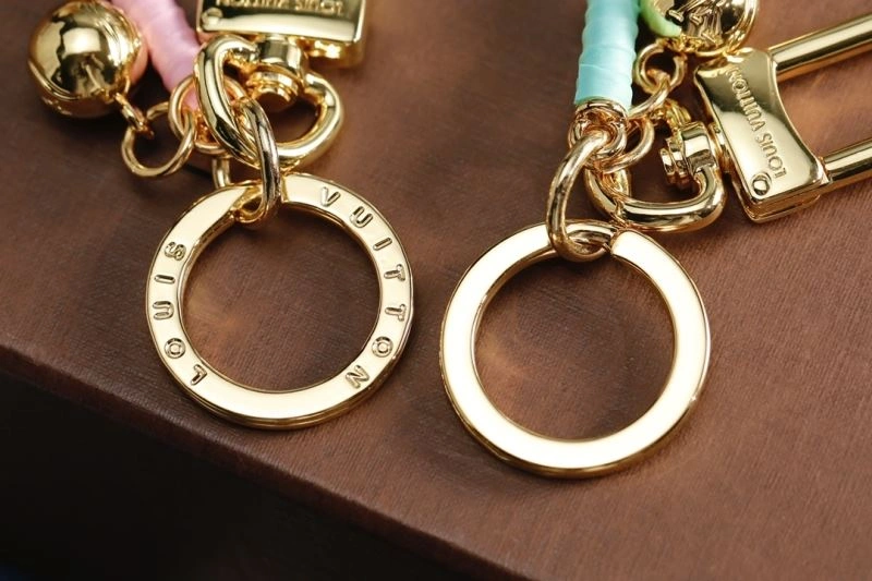 Top match Louis Vuitton Keychains