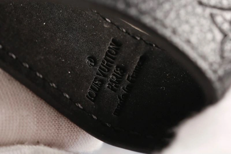 High fidelity Louis Vuitton Keychains