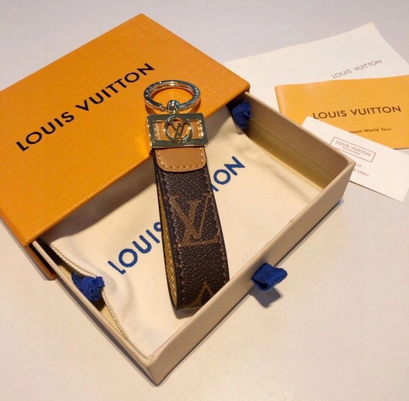 Top match Louis Vuitton Keychains