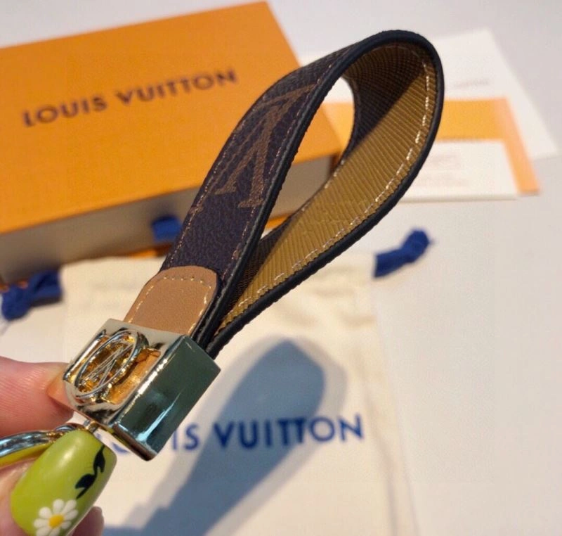 Top match Louis Vuitton Keychains