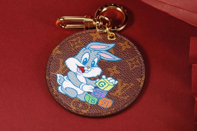 Top match Louis Vuitton Keychains