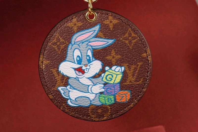 Top match Louis Vuitton Keychains