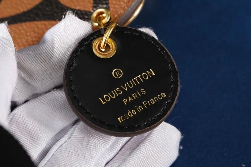 Top mirror Louis Vuitton Keychains