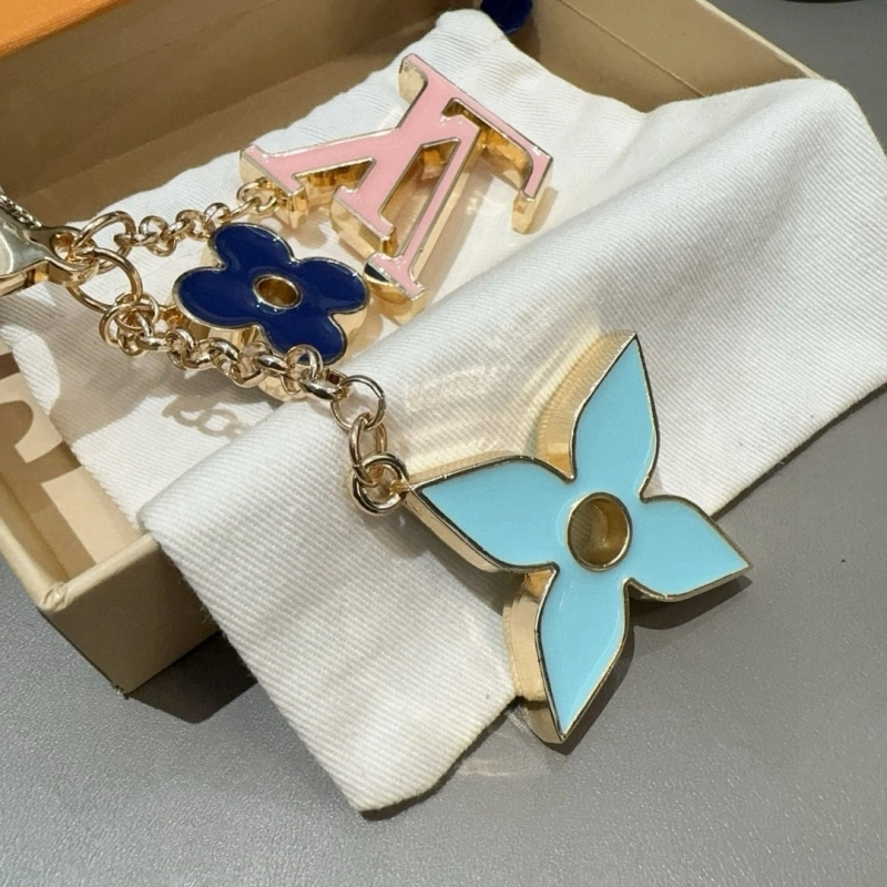 Top match Louis Vuitton Keychains