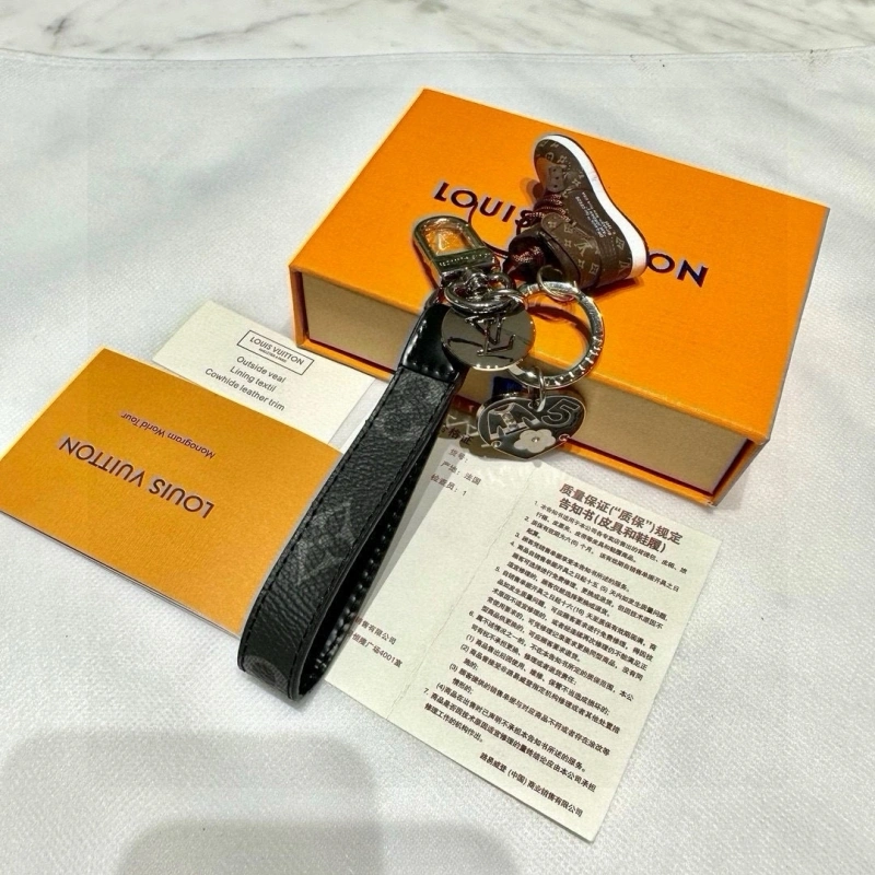 Top match Louis Vuitton Keychains