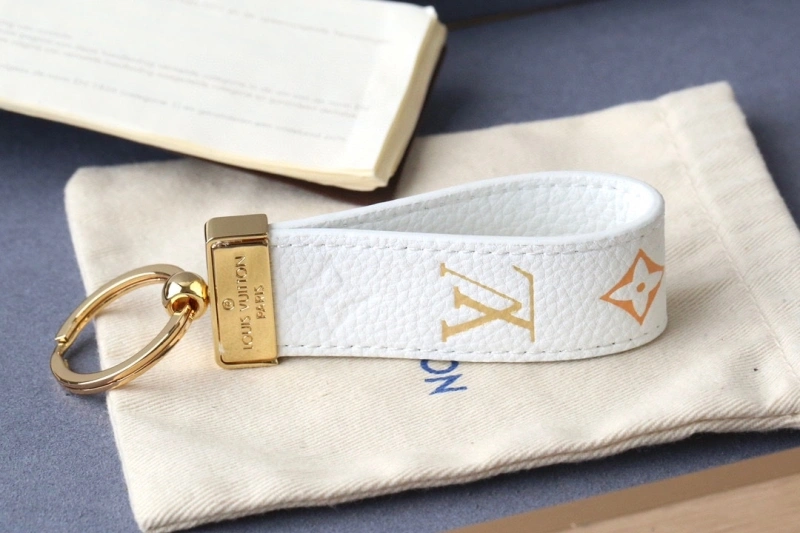 Top match Louis Vuitton Keychains