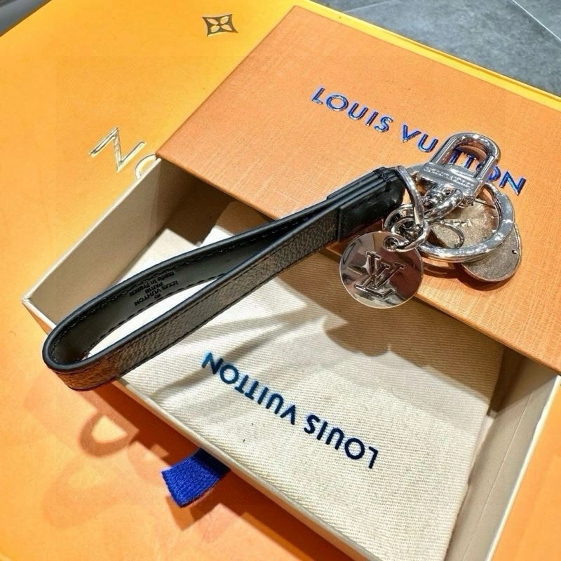 Top mirror Louis Vuitton Keychains
