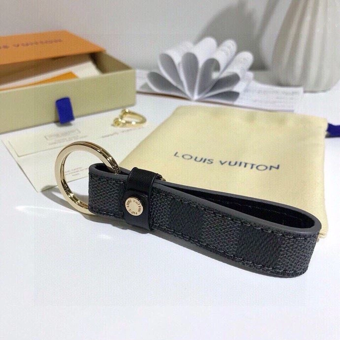 Top match Louis Vuitton Keychains