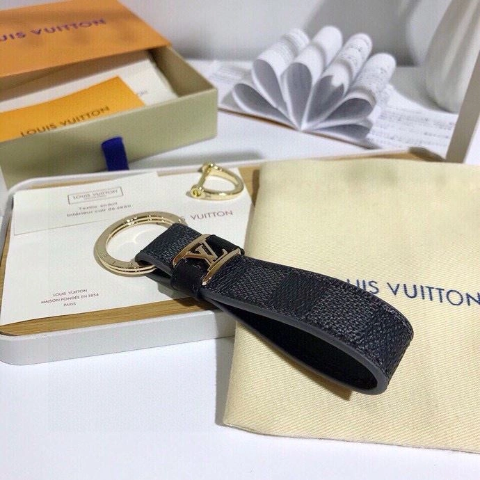 Top match Louis Vuitton Keychains