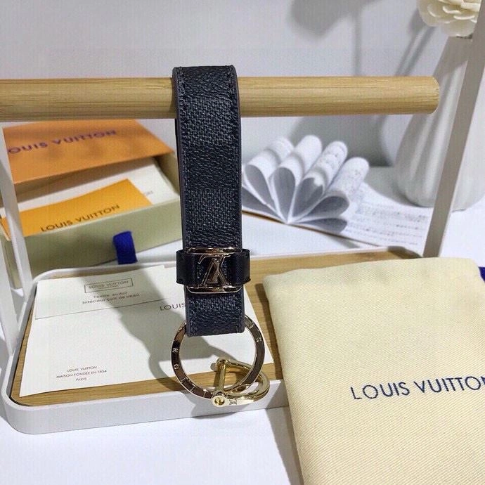 Top match Louis Vuitton Keychains