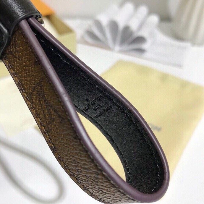 Precise copy Louis Vuitton Keychains
