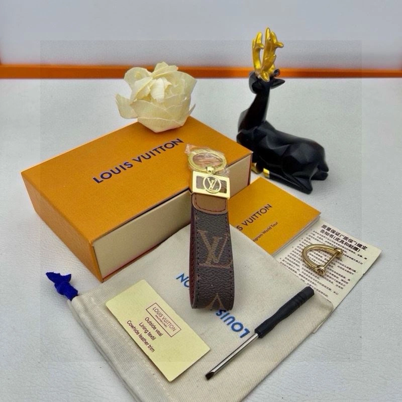 Top match Louis Vuitton Keychains