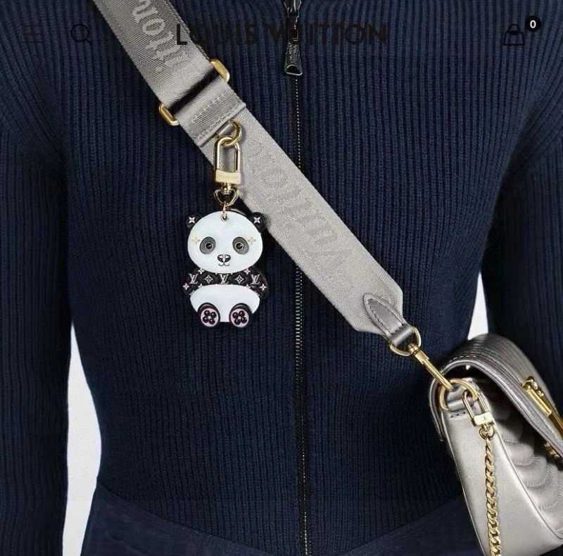 Top match Louis Vuitton Keychains