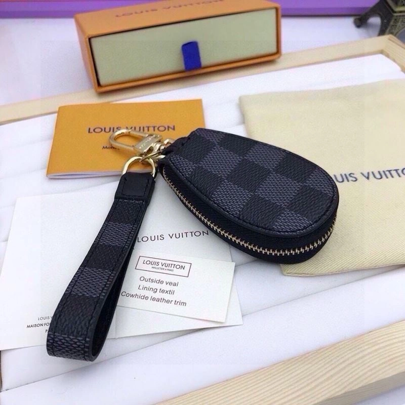 Top match Louis Vuitton Keychains